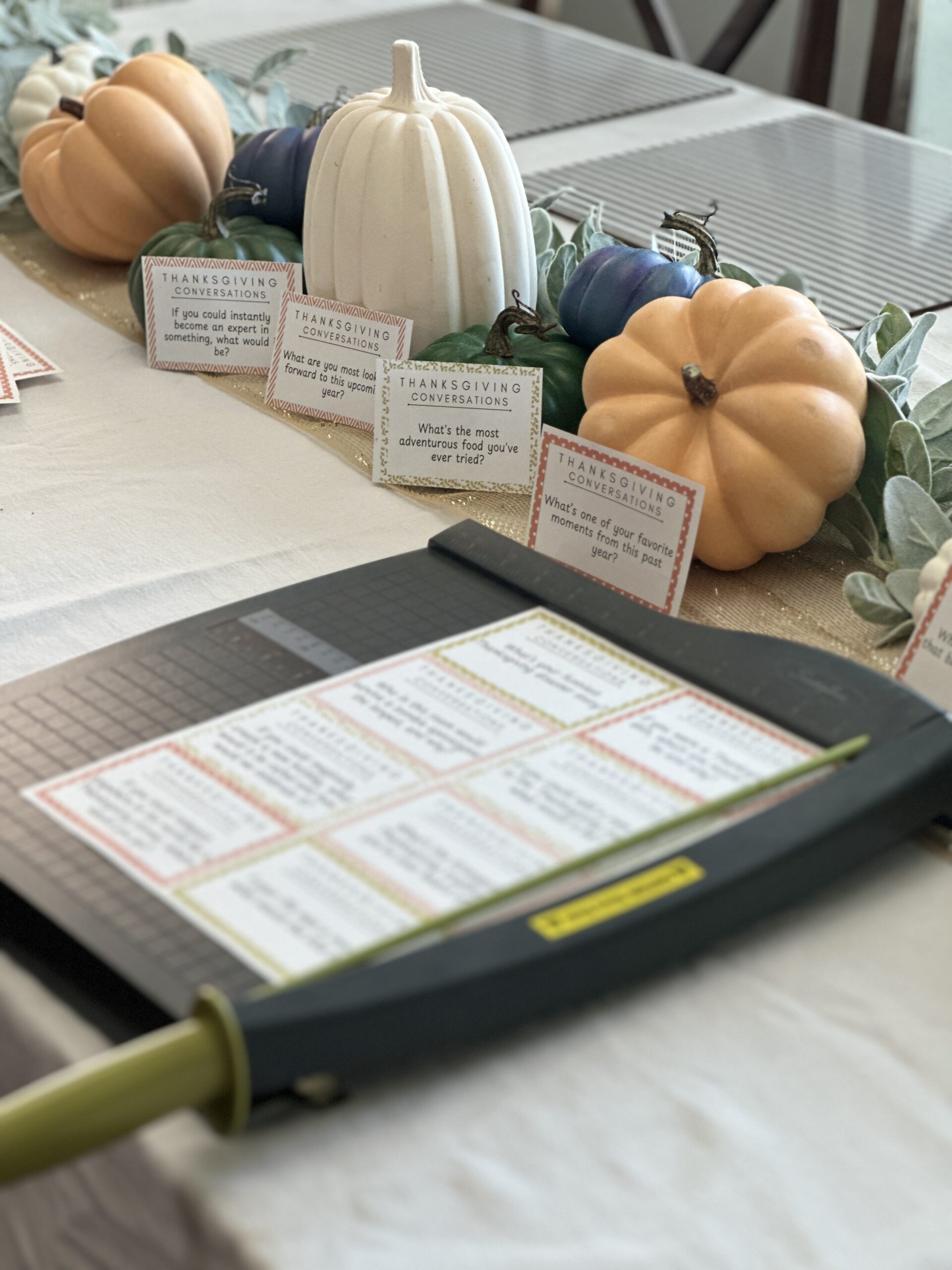 240+ Thanksgiving Conversation Starters [Printable Cards]