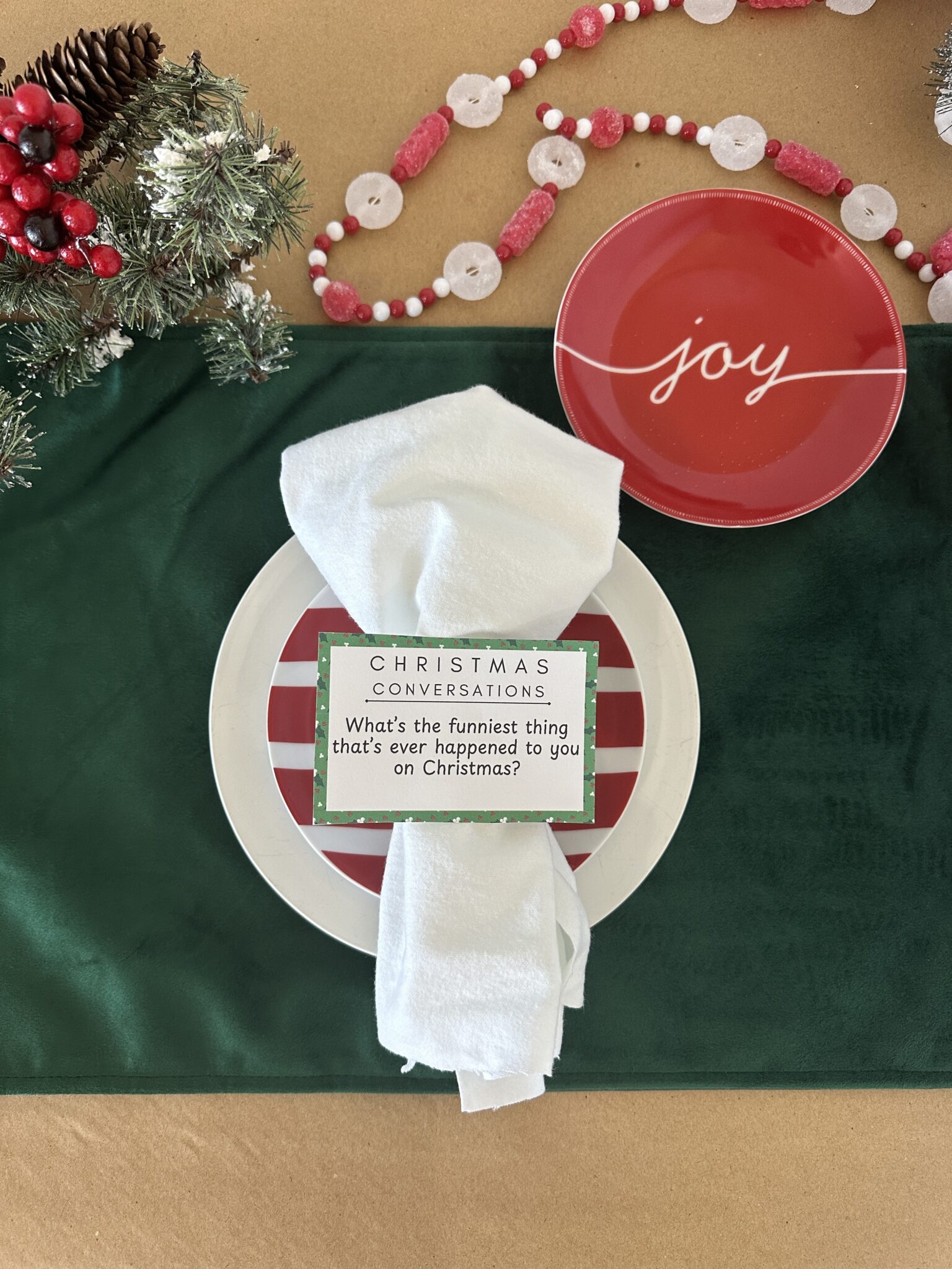 275+ Christmas Conversation Starters [Printable Cards]