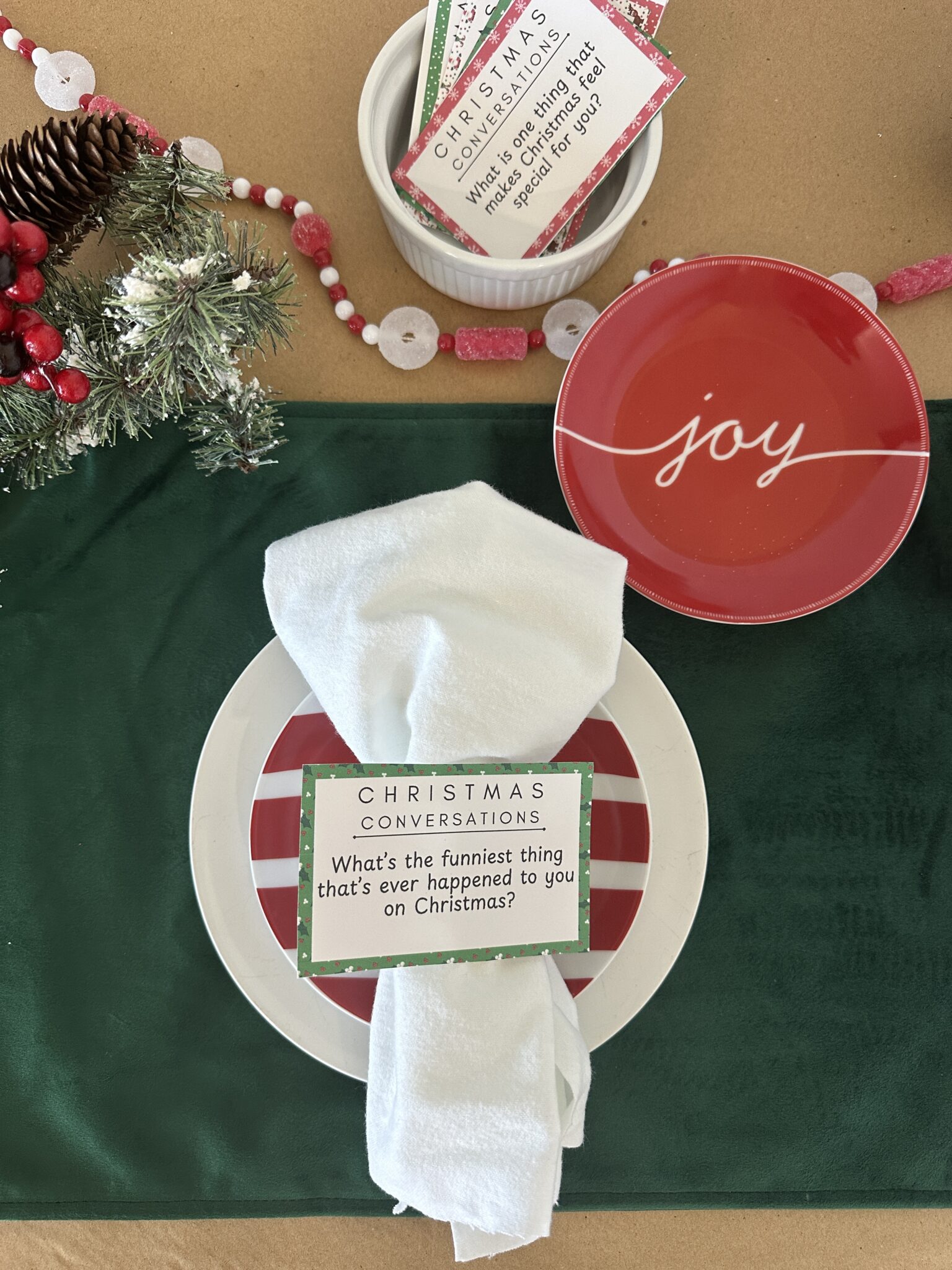 275+ Christmas Conversation Starters [Printable Cards]