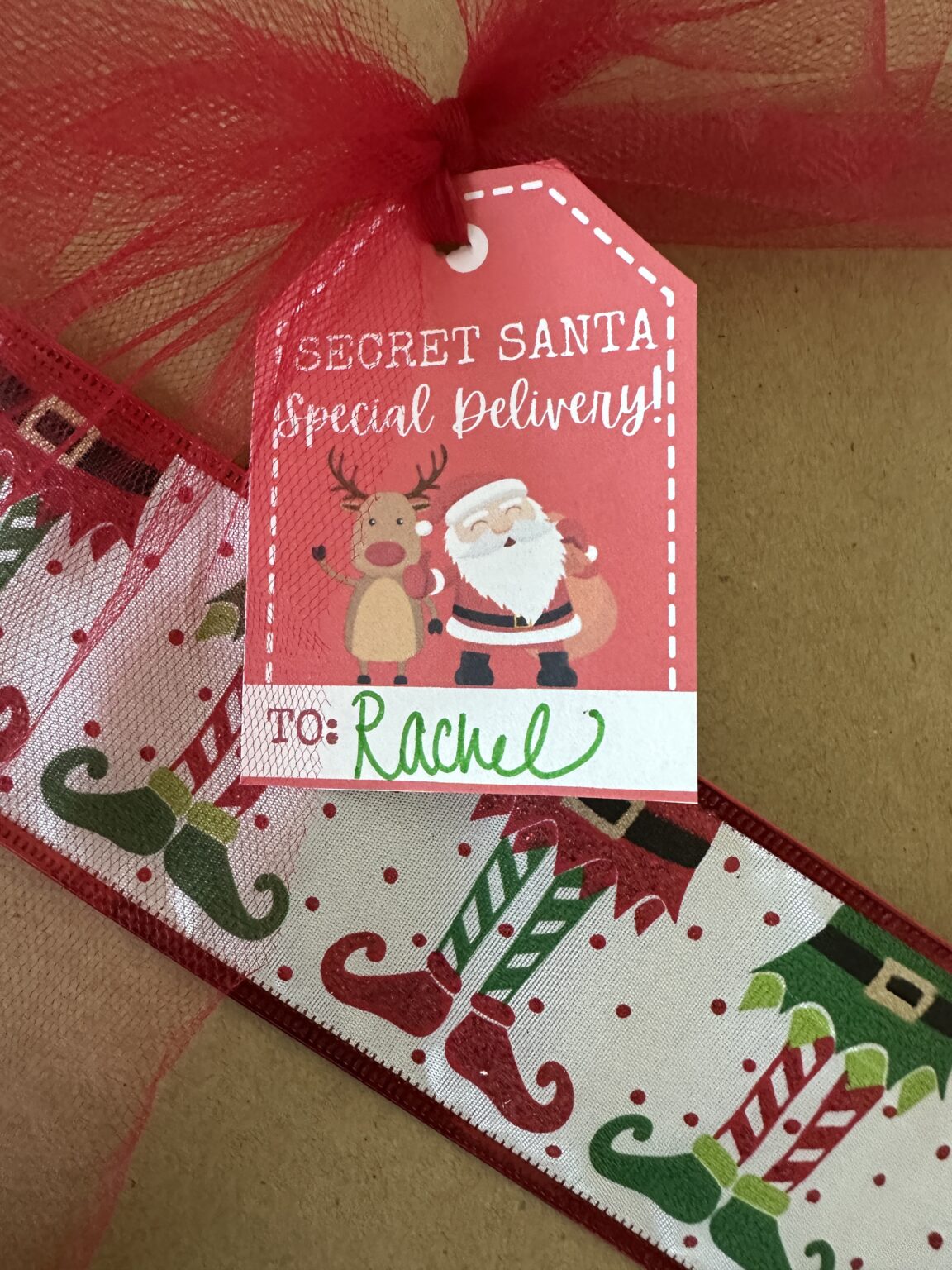 Perfect Secret Santa Gift Tags [Freebie]