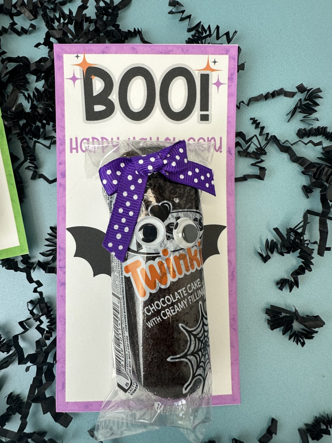 Halloween Snack Cake Bat Tag Printable (Easy Halloween Party Favor Idea!)